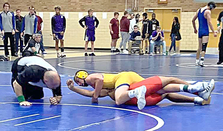 Bluejays wrestlers put together top 3 finish at Tonka Turkey Tussle ...