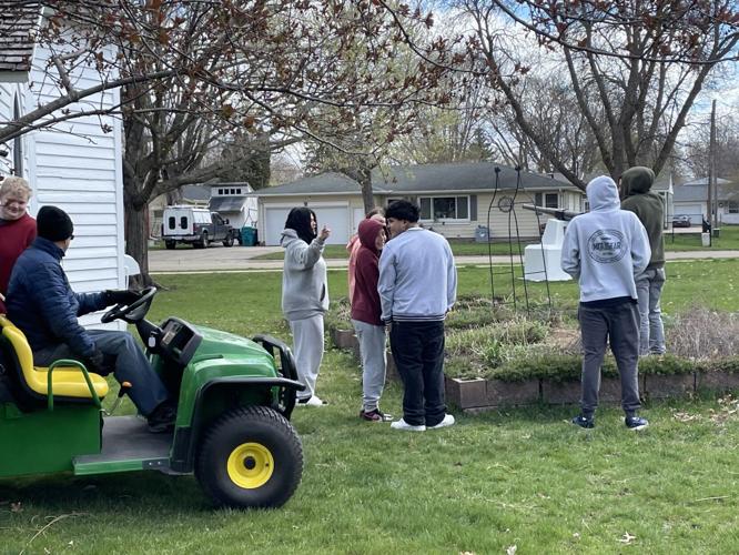 Choice Academy students volunteer at Village | Community | southernminn.com