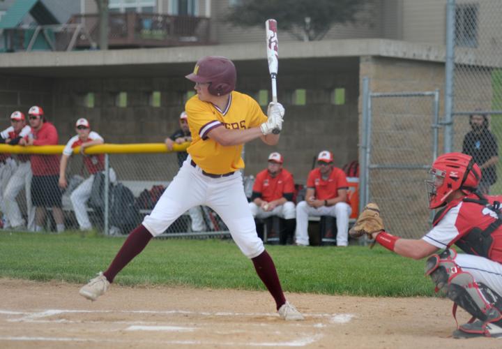 Lee's complete game helps NRHEG knock Medford out of Section 2AA ...