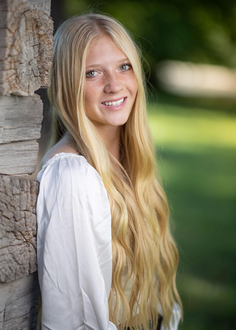 Chloe Mansfield | Virtual Graduations | southernminn.com