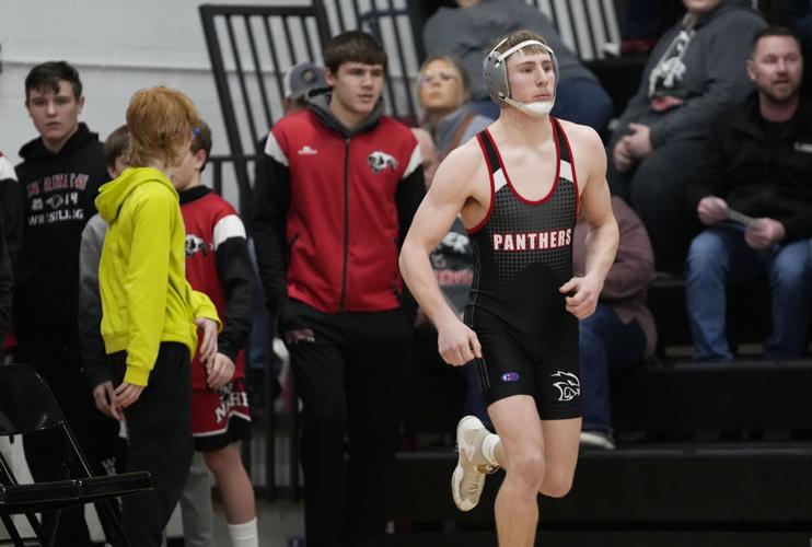Lea clinches dual, top section seed for Westfield against NRHEG ...
