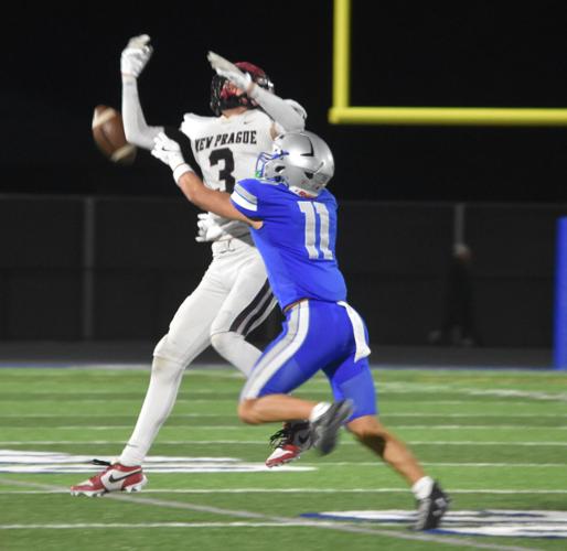 Huskies edge out victory against Trojans to move on to section ...