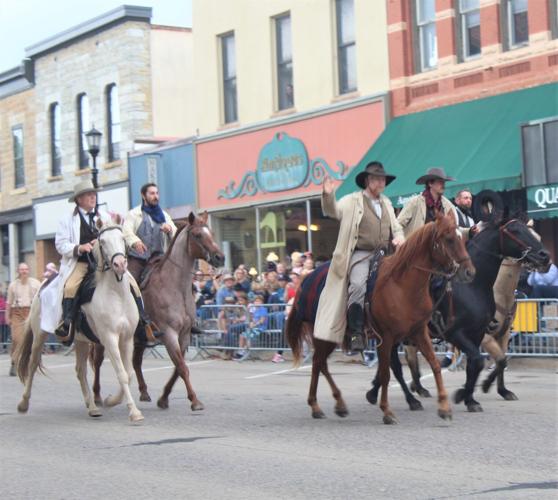 Drama in the streets: re-enacting the famous James Gang bank raid and ...