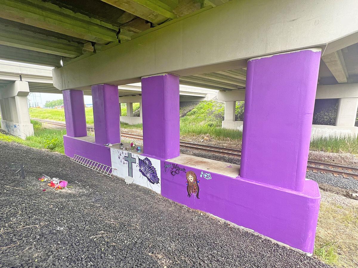 Family, friends of Sabrina Schnoor create memorial under overpass ...