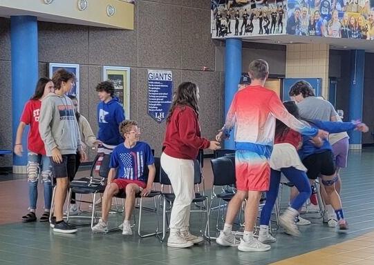 Sean Kulzer, Naima Bravo crowned Homecoming King and Queen | News ...