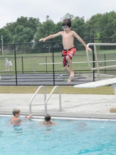 Despite heat wave, number of visitors to Northfield pool remains steady ...