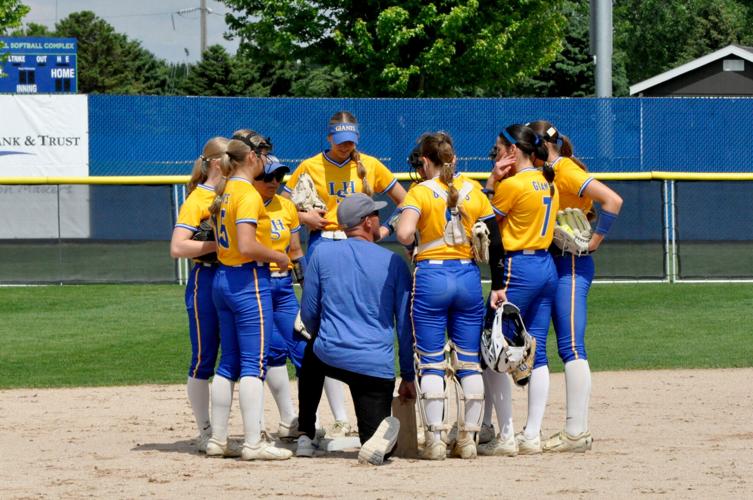Giants survive whirlwind week of Section softball and earns trip to ...