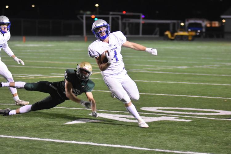 Huskies fall in battle of big plays despite valiant performance by Maas ...