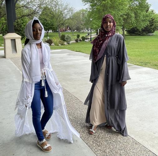 St. Peter Somali students shine in fashion show at Minnesota Square ...
