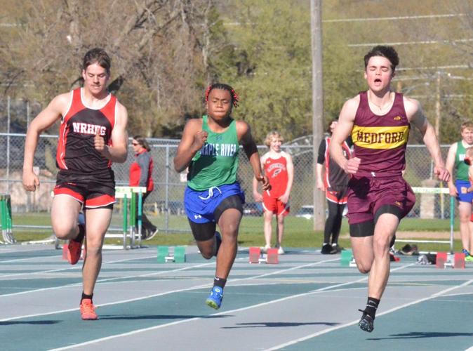 Medford's Henry Grayson claims record for fastest 400-meter dash time ...