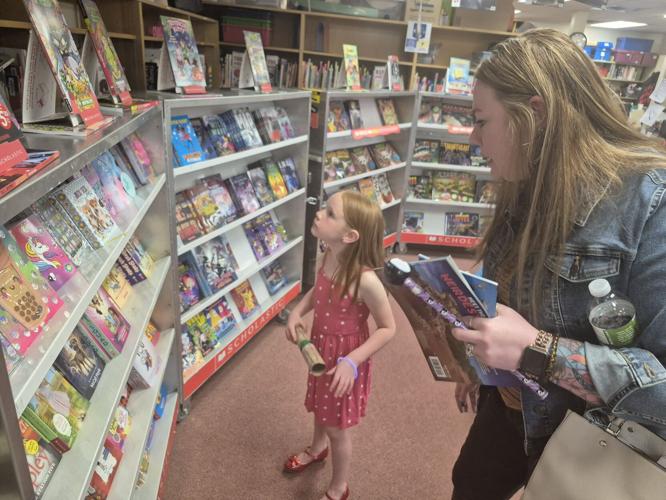 PHOTOS: Hundreds attend Family Literacy Night at Hartley Elementary ...
