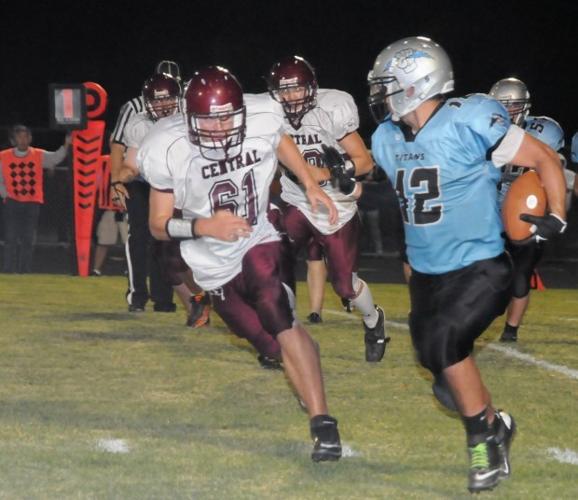 Tri-City United Titans repel Raiders 34-6 | Sports | southernminn.com