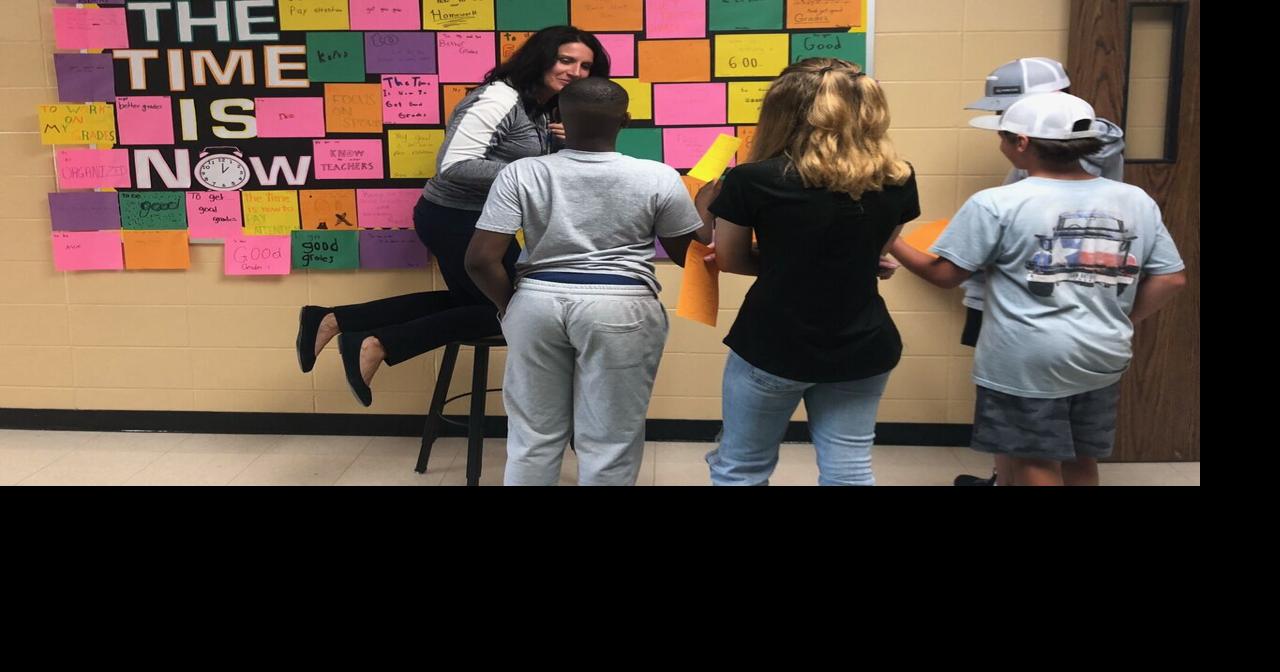 PHOTOS: Le Sueur-Henderson welcomes back students | News | southernminn.com