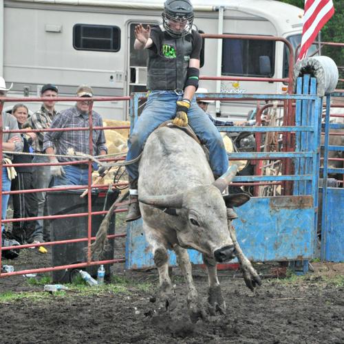 World champion bull rider leads clinic in Le Sueur County | News ...