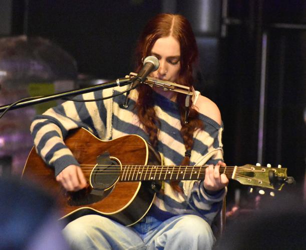 Anna Graves plays hometown set amid major tour, rising stardom | News ...