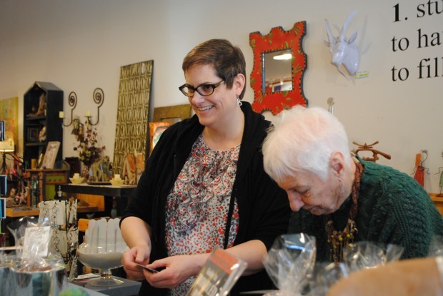 Crowds cramp shopping during Northfield's Winter Walk | Local ...