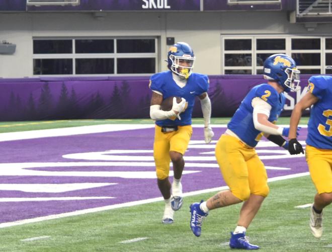 Russell one of 10 Minnesota HS football players up for Mr. Football ...