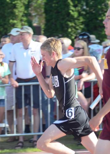 SOARIN' TORYN: Richards takes 3rd in pole vault, WEM relay teams ...