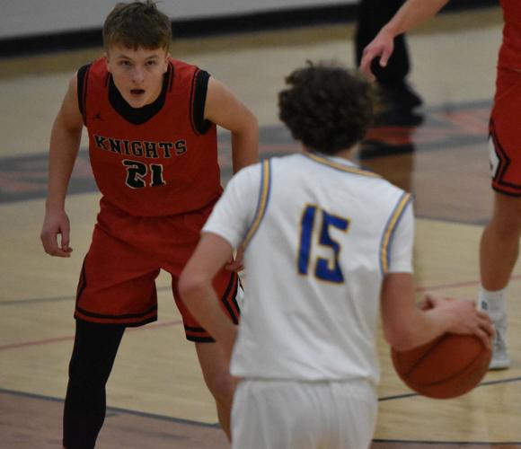 K-W boys basketball wins back-to-back conference games in varying ways ...