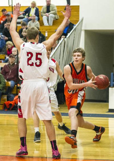 Clipper boys lose lead, fall to St. Clair | Sports | southernminn.com