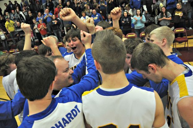 Le Sueur-Henderson boys basketball takes share of MRC Title | Sports ...