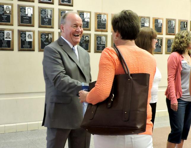 New Prague staff receives a warm welcome back to school | News ...