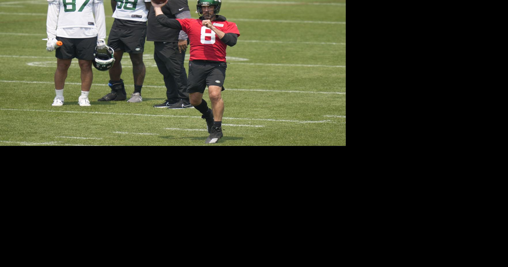 Jets' Aaron Rodgers over calf issue and practicing, providing some 'wow ...