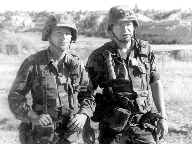 'Citizen soldier' Walz honed leadership in uniform | News ...