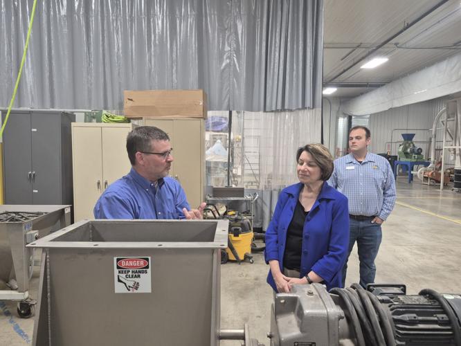 Klobuchar pays visit to Waseca's AURI Bioindustrial Innovation Center | News | southernminn.com