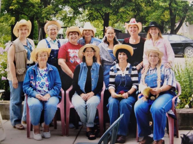 Le Center's Holicky sisters celebrate 45 years of family gatherings ...
