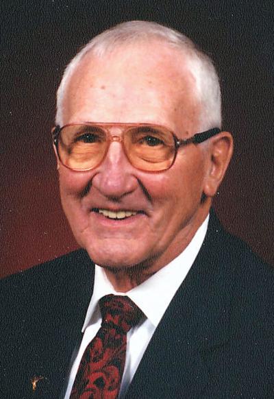 Robert Becker, longtime Blooming Prairie teacher, city clerk dies at 97 ...