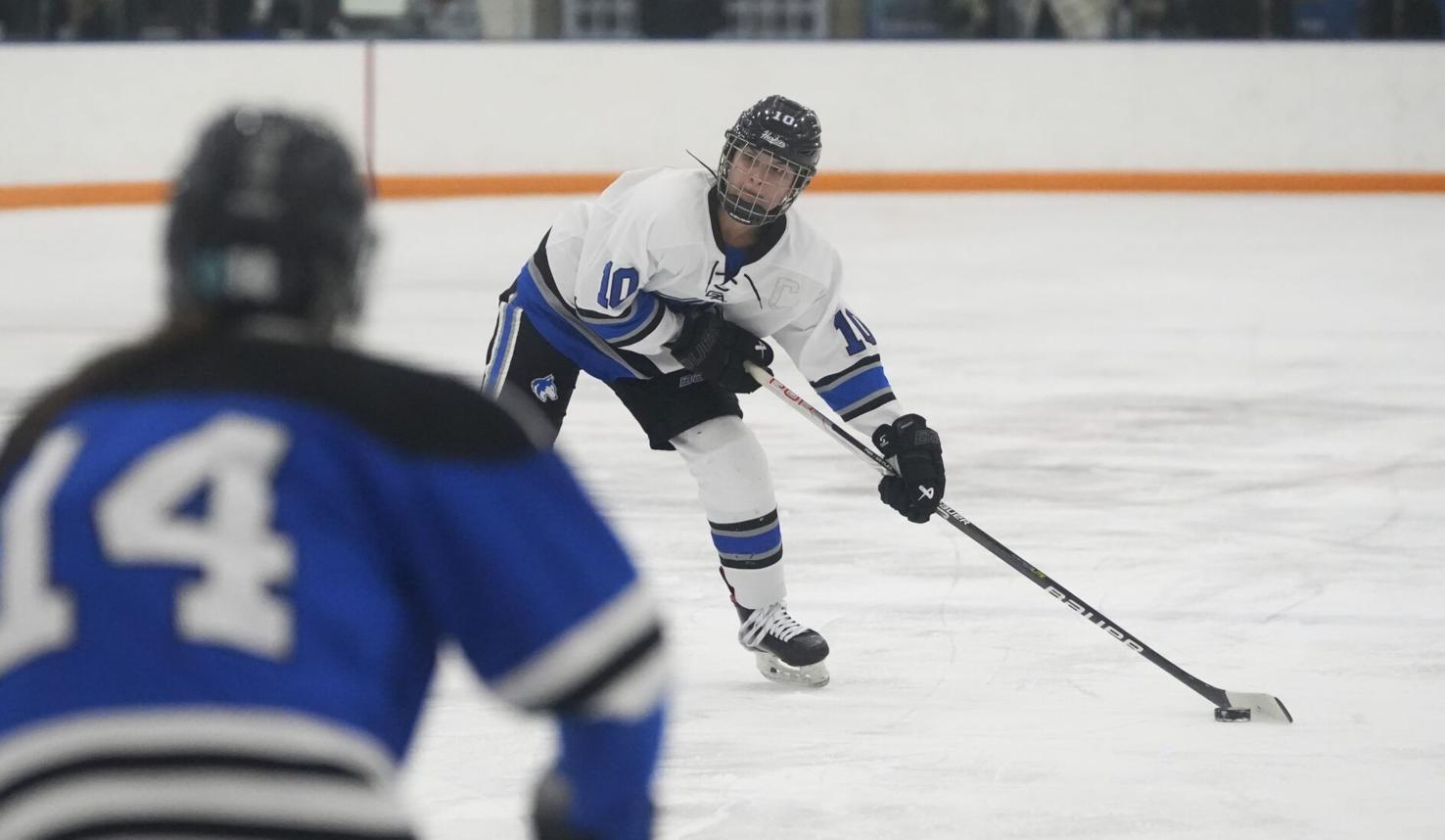 Huskies finish with 2-1 record at Schmitz Holiday Classic | Sports ...