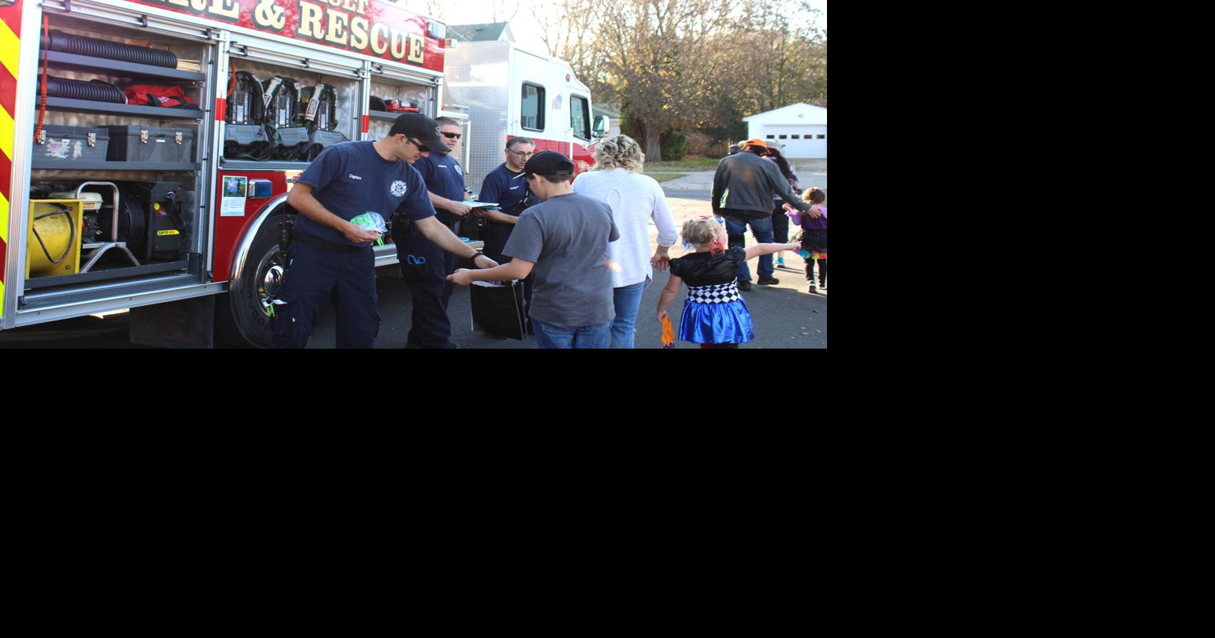 PHOTOS: Trick-or-treaters visit trunks, senior facility | News ...