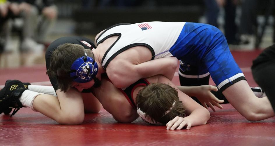 Lea clinches dual, top section seed for Westfield against NRHEG ...