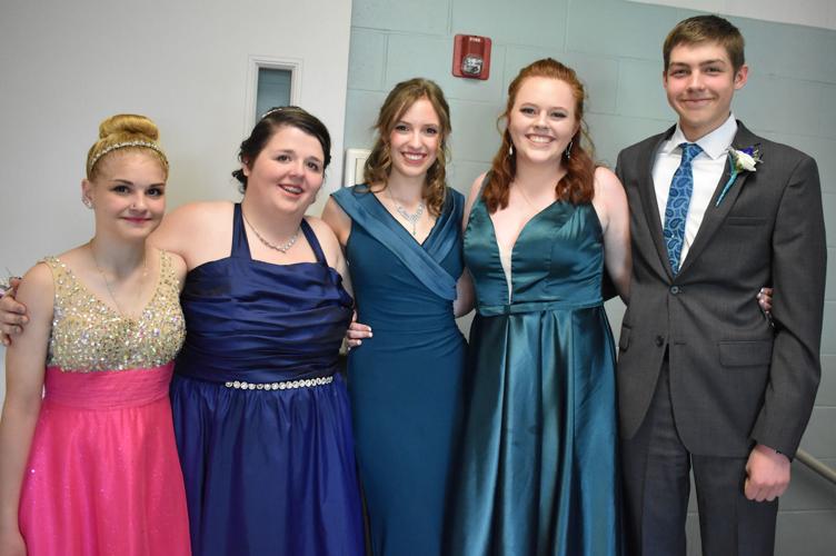 GALLERY: K-W prom-goers spend a 'Knight' in Paris | News | southernminn.com