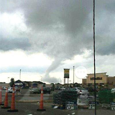tornado funnel shaped cloud