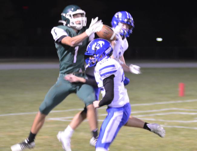 Falcons undone by Komets' option scheme 42-20 | Sports | southernminn.com