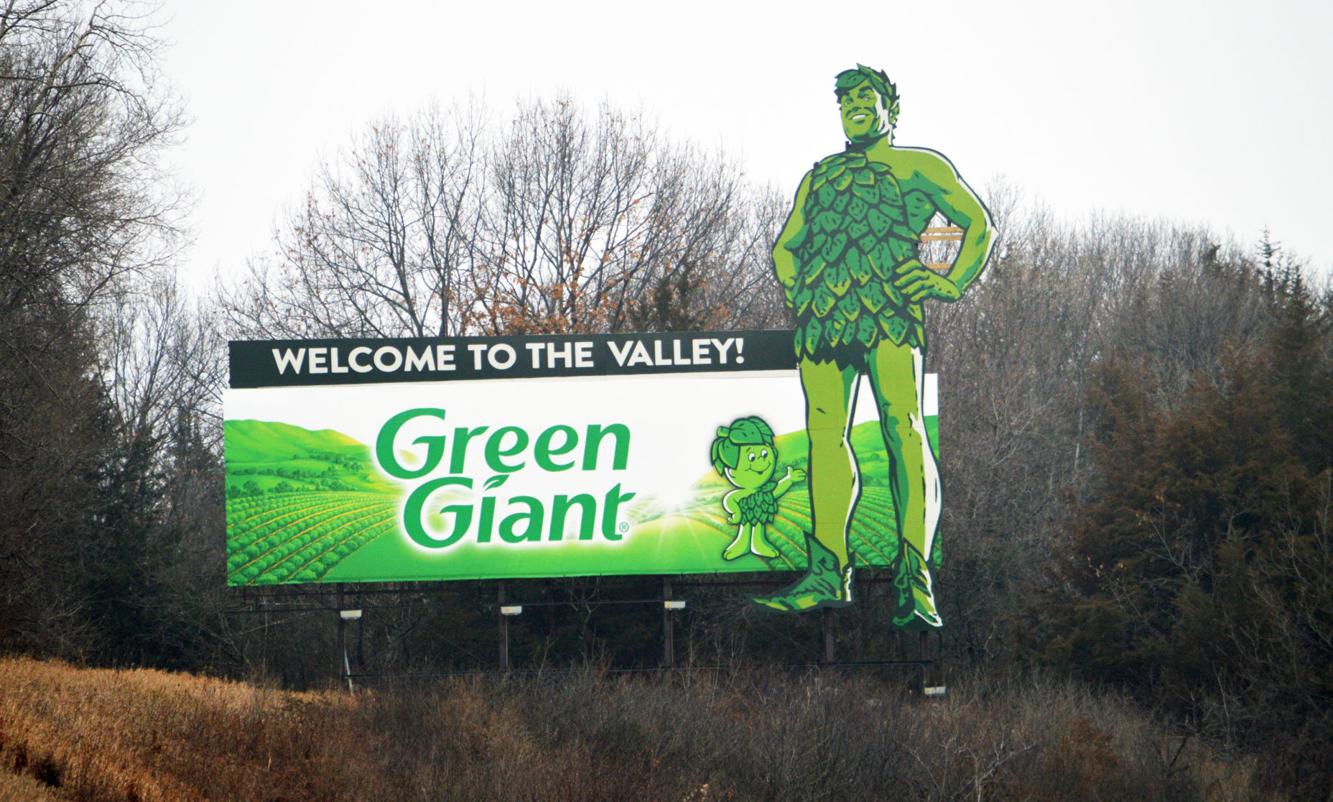 B&G Foods repairs Green Giant sign off Hwy. 169 | News | southernminn.com