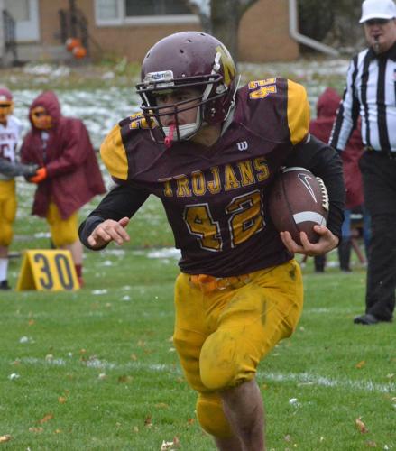 MSAD football drops border battle to end season | Sports | southernminn.com