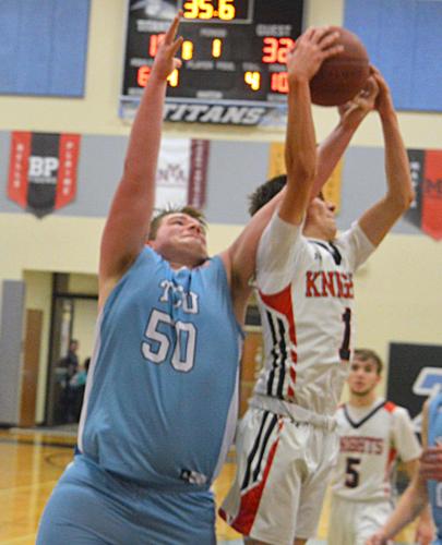 Boys basketball winless at TCU's home tournament | Local | southernminn.com