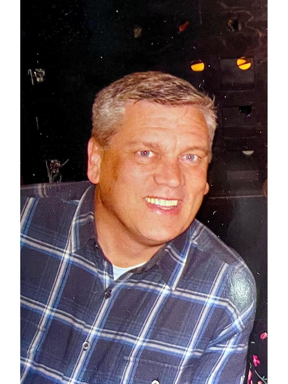 Douglas A. Hanson | Obituaries | southernminn.com