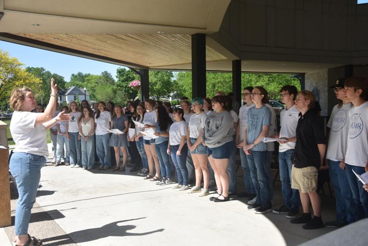 St. Peter reflects on patriotism, service in Memorial Day program ...