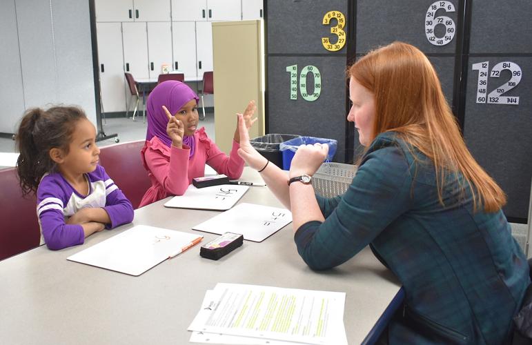Faribault graduate tutors Roosevelt students on path to becoming interpreter | News ...