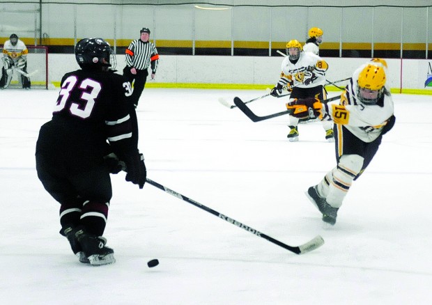 Northfield boys hockey drops third straight home game | Sports ...