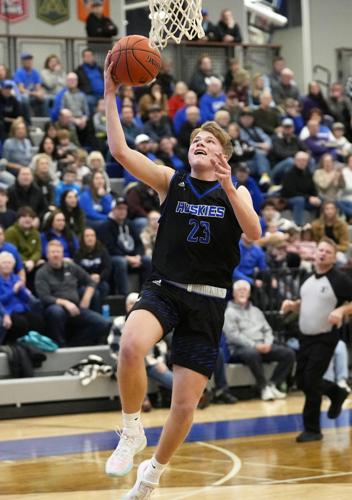 Huskies' hot start prevails over Falcons' comeback in home win | Sports ...