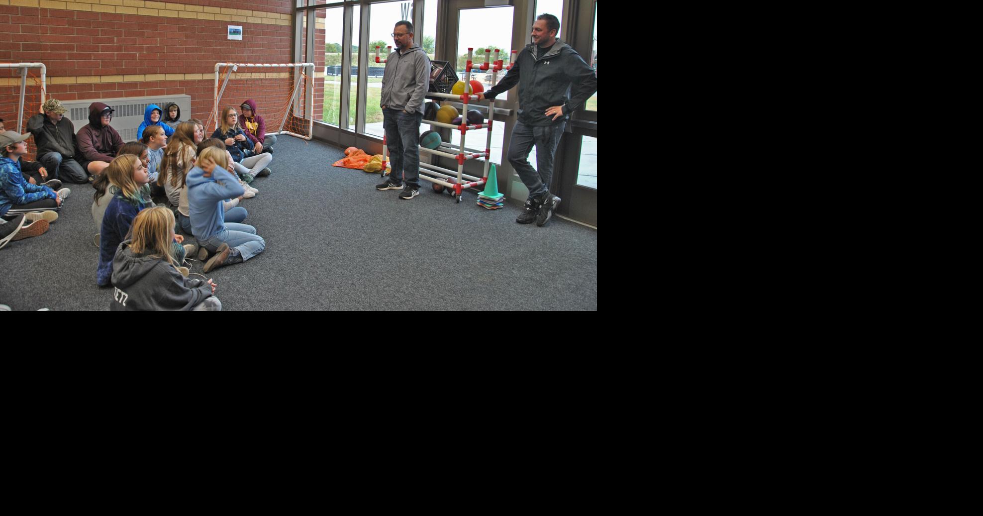 Grades 4, 5 and 6 plant trees for Day of Caring | News | southernminn.com