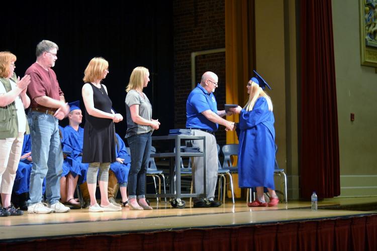 Waseca Alternative Learning Center graduates 18 students | News ...