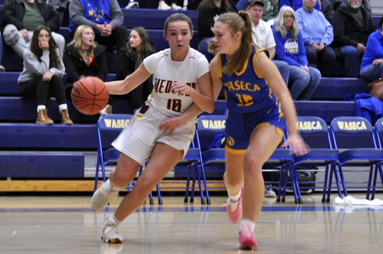 Bluejays cruise to 50-19 win over Medford to open basketball season ...