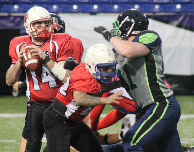 St. Peter Panic fight hard at the Metrodome | Sports | southernminn.com