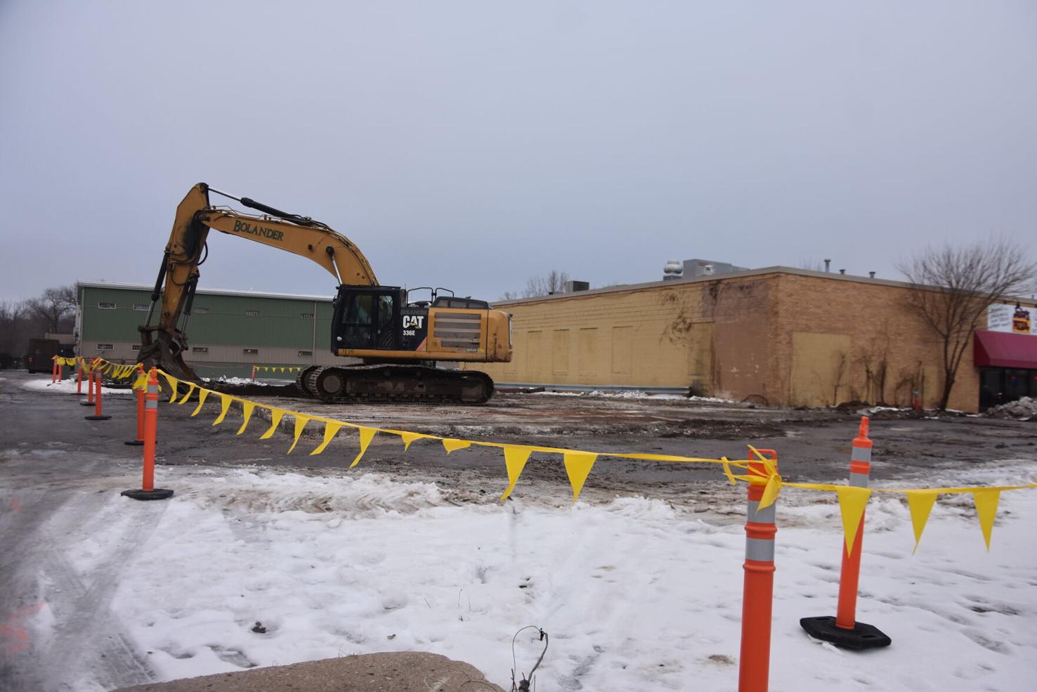 SouthPoint Financial demolishes Taco John's lot, Jake's Stadium Pizza ...